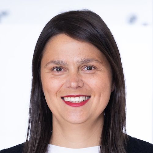 Julia Schuster wechselt am 08.09.2025 von Jank Weiler Operenyi zu Jank Weiler Operenyi